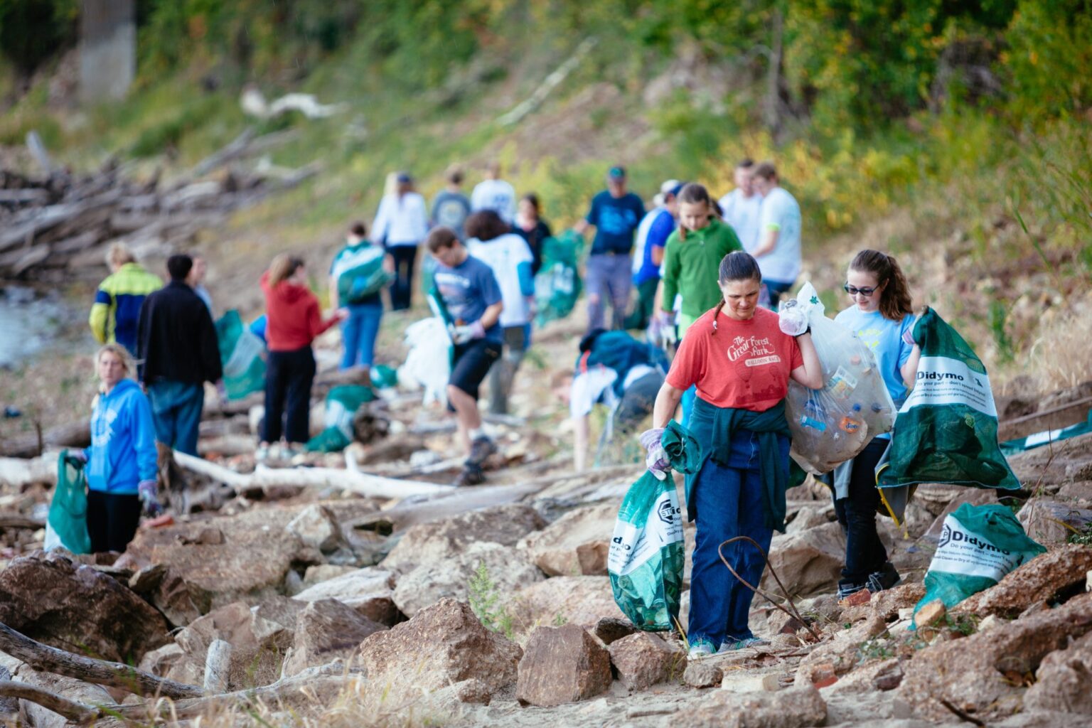 Volunteer: River des Peres Trash Bash 2025 - Great Rivers Greenway